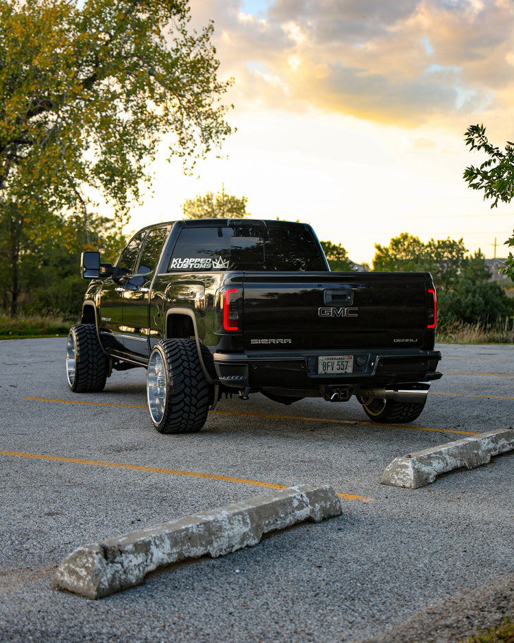 SEE THE BUILD – Klapped Kustoms